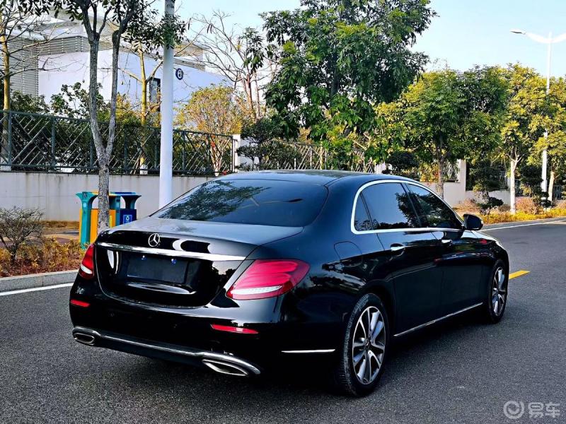 17年10月 奔驰 E300L 立标豪华版 全景双天窗 64色室内氛围灯 双_奔驰E级社区_易车社区