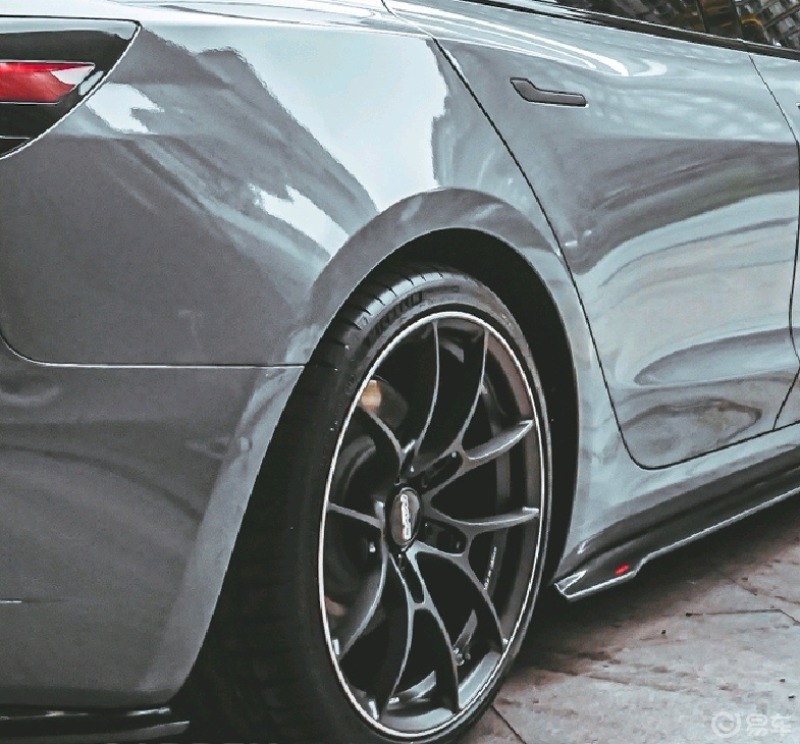 #晒轮毂#特斯拉毛豆3标准续航版，升级Rays g025轮毂，太帅了😍_Model 3社区_易车社区