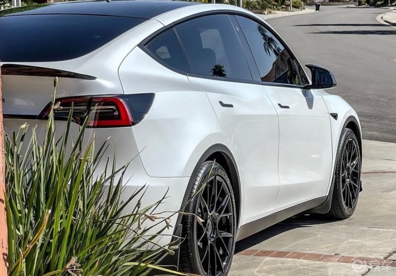 modely白色真的好看！我喜欢！_Model Y社区_易车社区