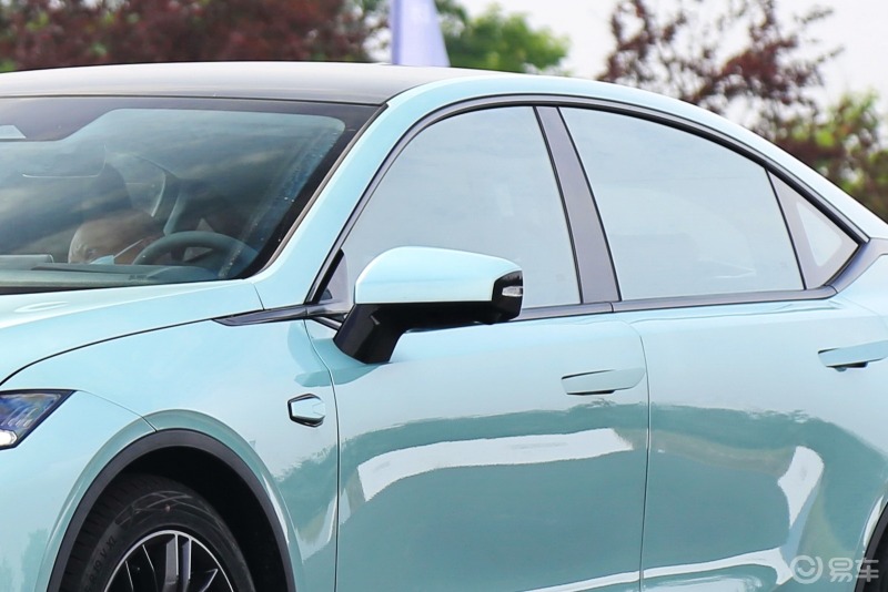 #你最PICK的SL03颜点#SL03的掀背式尾门的好处是非常大的，特别是对于_深蓝SL03社区_易车社区