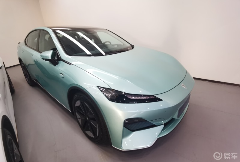 大家觉得长安深蓝SL03这两种颜色哪种好看呢？_深蓝SL03社区_易车社区