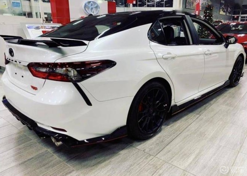 车辆尾部碳纤维尾翼！！！_凯美瑞社区_易车社区