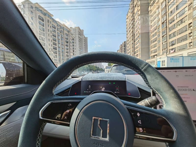 极氪001升级4.0版之HUD抬显优化_ZEEKR 001社区_易车社区